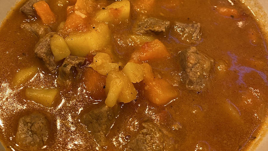 Gullasch opskrift → Find opskrift på klassisk ungarsk gullasch her på siden